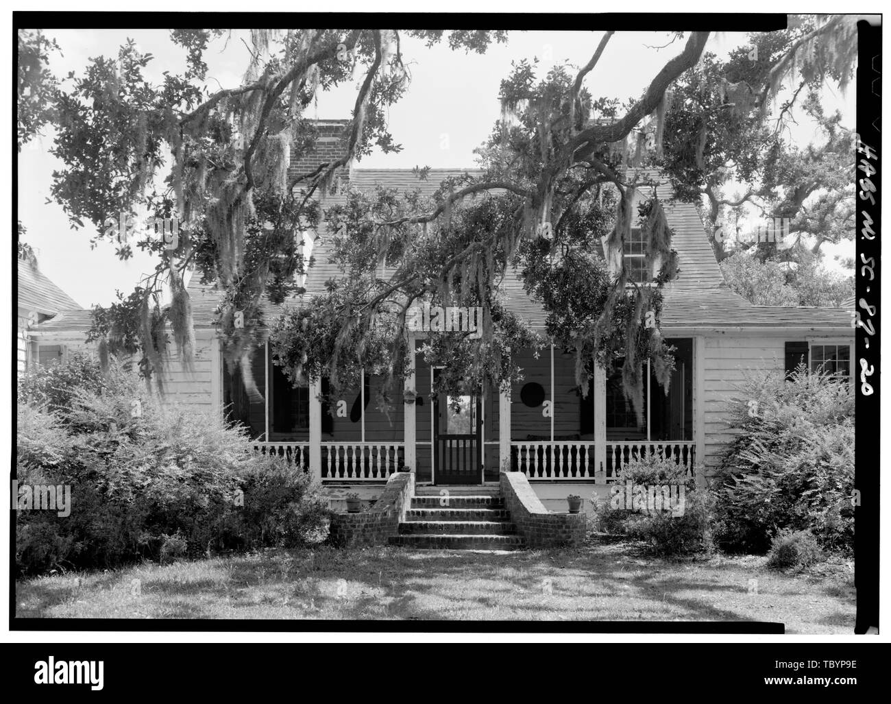 North american long house Black and White Stock Photos & Images - Alamy