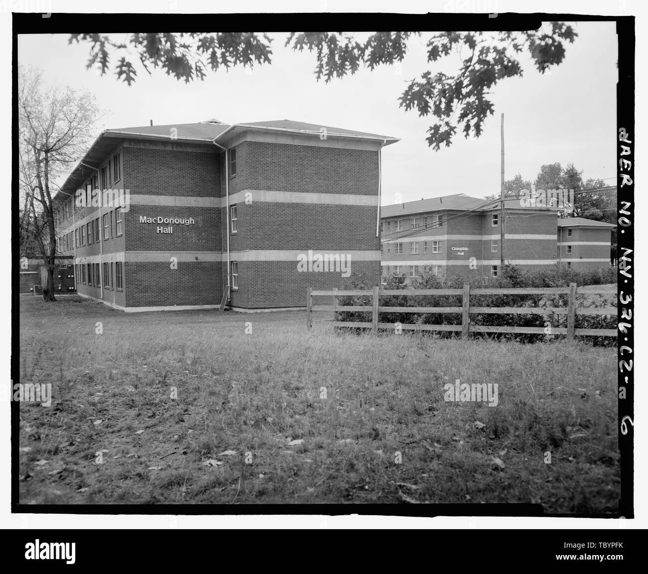 NORTH (SIDE) AND EAST (REAR) ELEVATIONS OF BUILDING. VIEW TO SOUTH ...