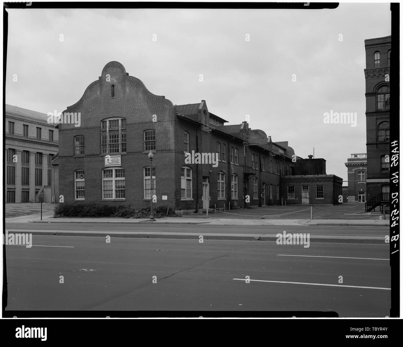 Auditors building complex hi-res stock photography and images - Alamy
