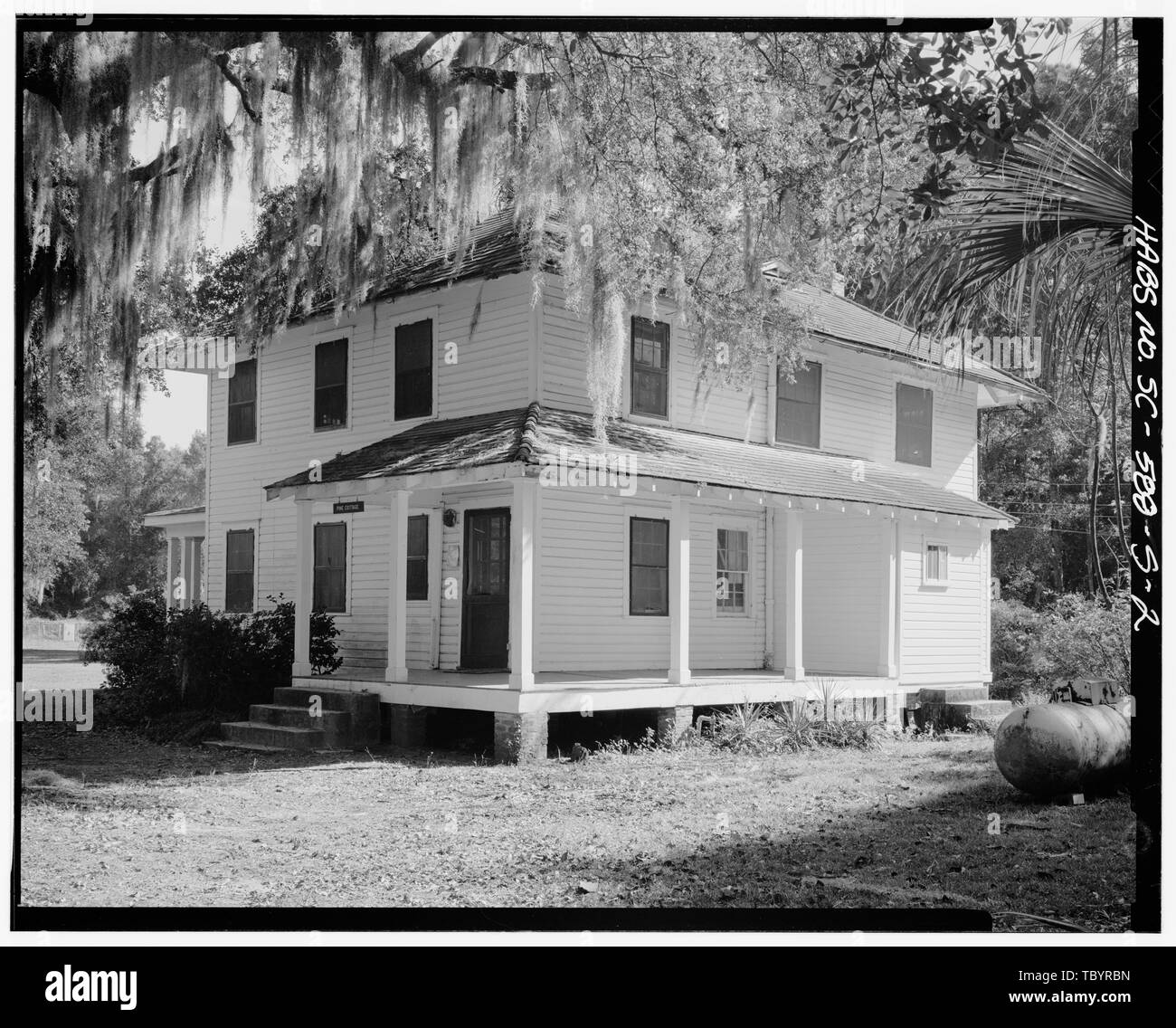 Frogmore cottage hi-res stock photography and images - Alamy