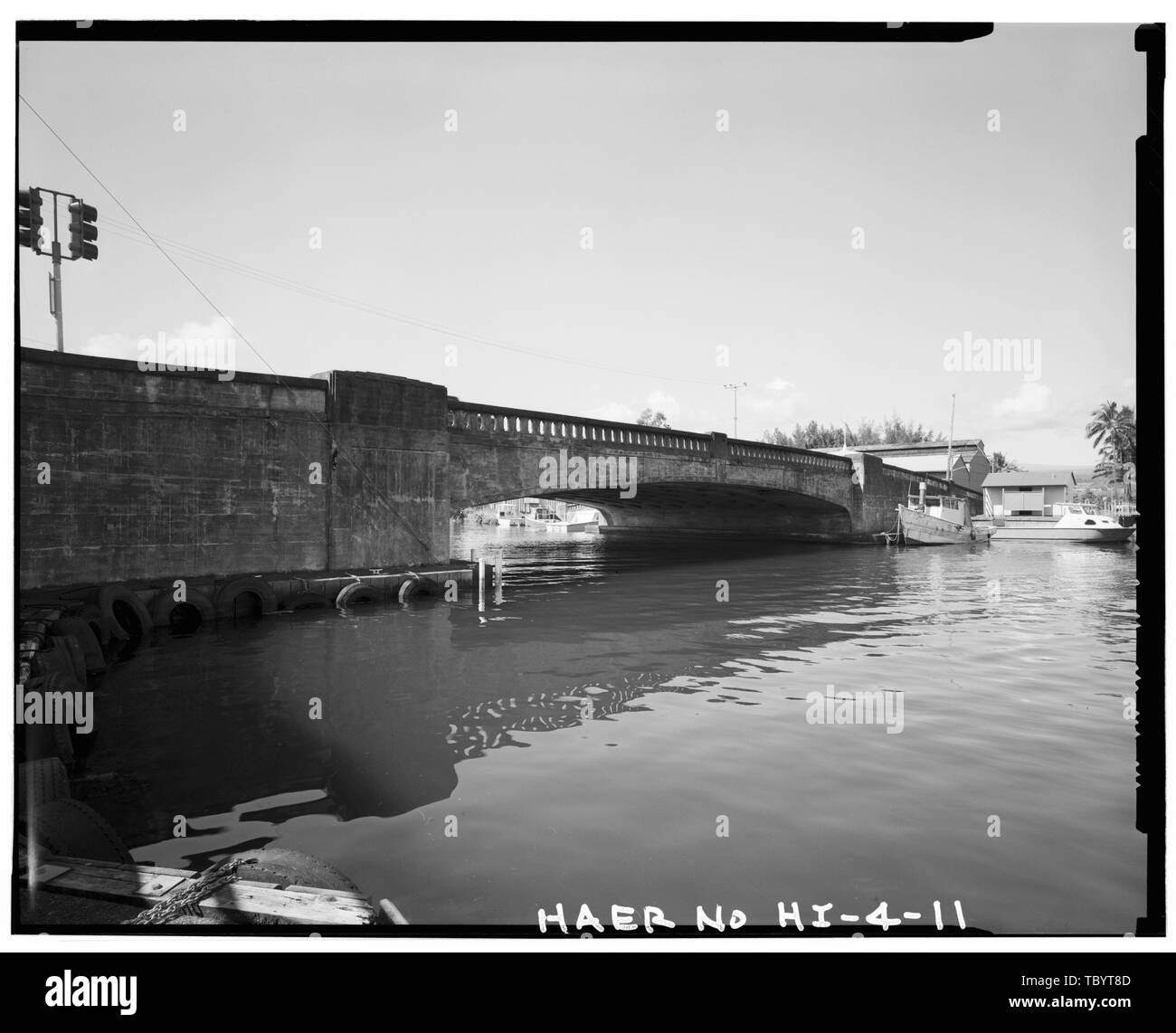 Lower side bridge Black and White Stock Photos & Images - Alamy