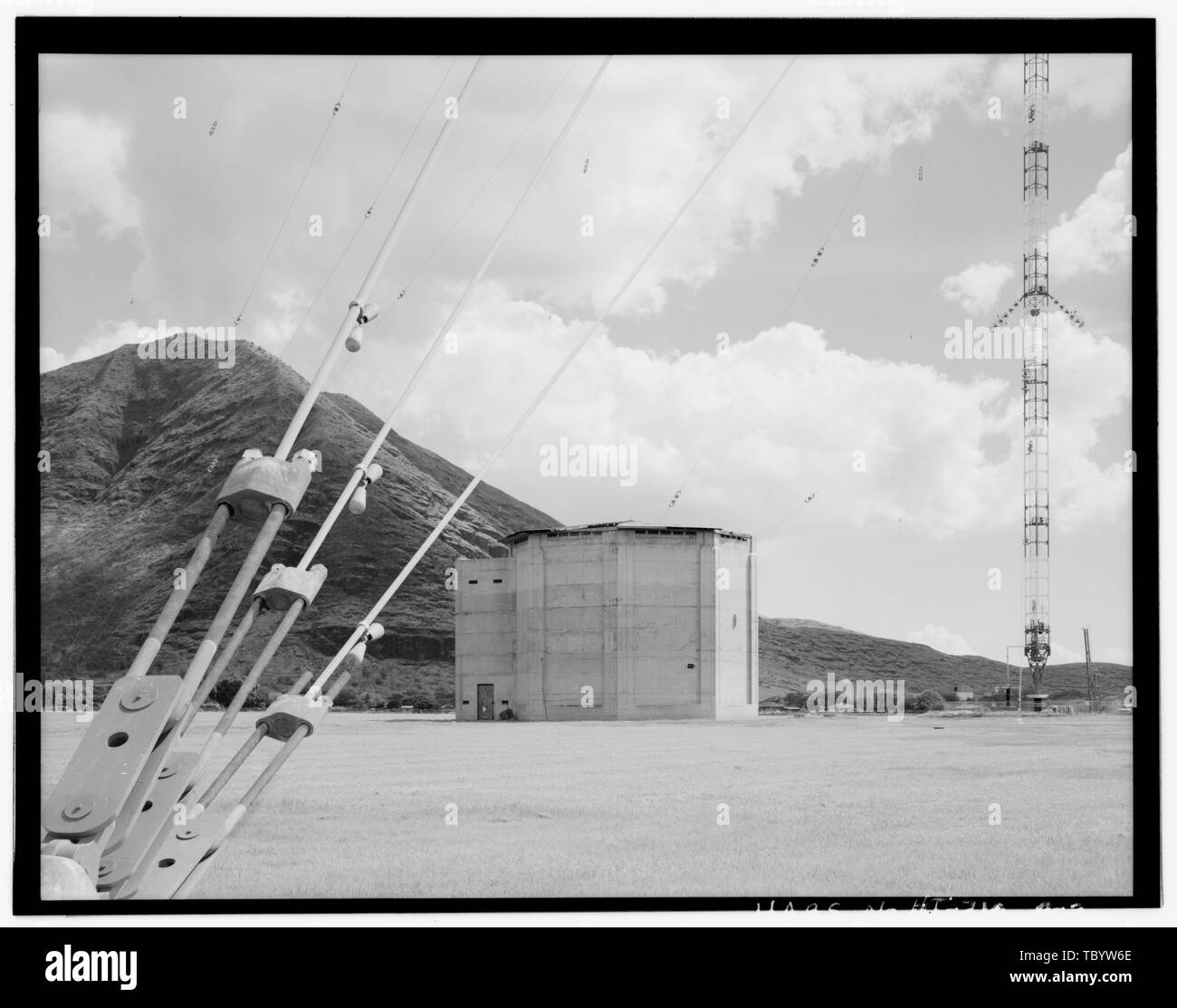 Lualualei hawaii Black and White Stock Photos & Images - Alamy