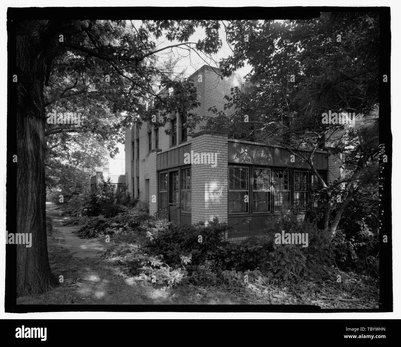 Naval Hospital, Officer's Quarters, Southeast of Main Building ...