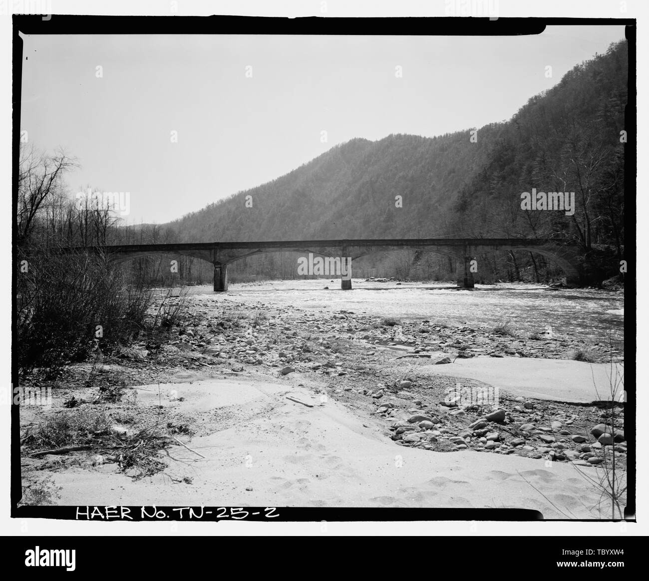 North (side) elevation, looking toward south Chestoa Bridge, County ...