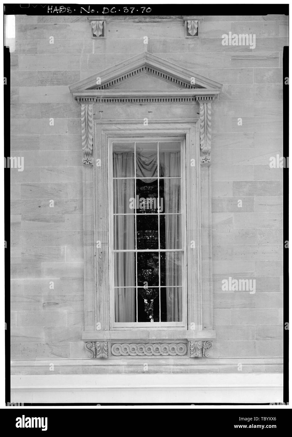 First floor window hi-res stock photography and images - Alamy