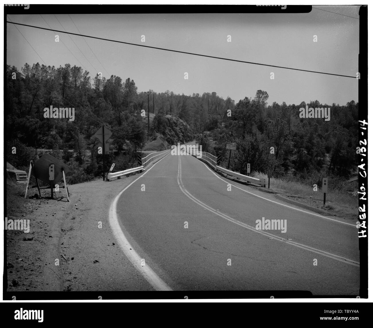 North approach, view to south. Parks Bar Bridge, Spanning Yuba River at ...
