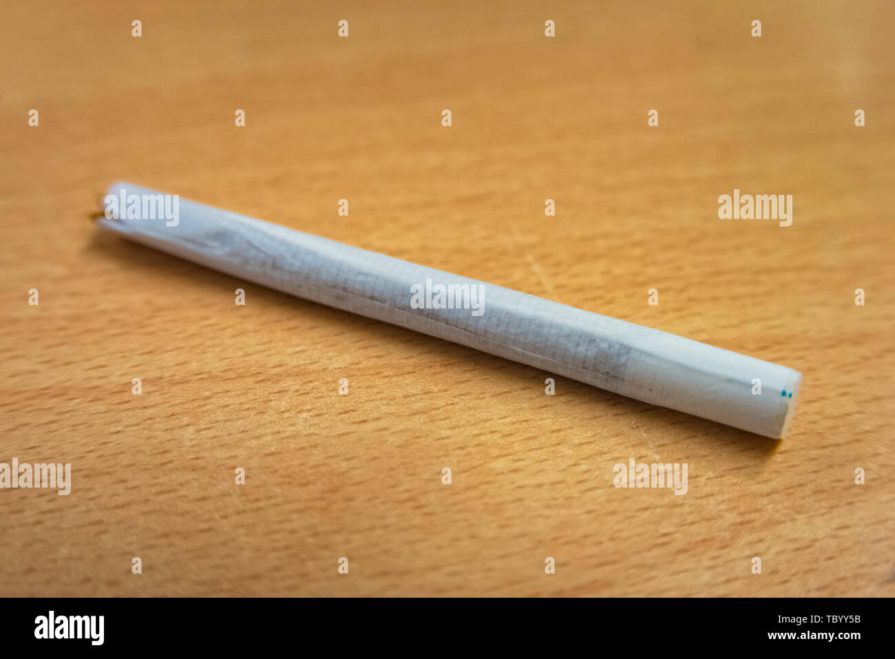 Cigarette Paper Stock Photos & Cigarette Paper Stock Images - Alamy