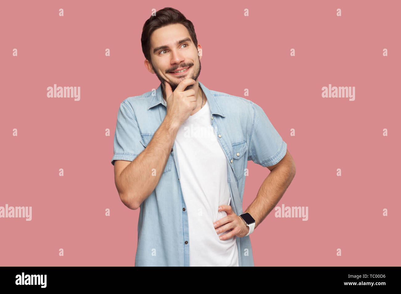Dreamy handsome guy thinking hi-res stock photography and images - Alamy