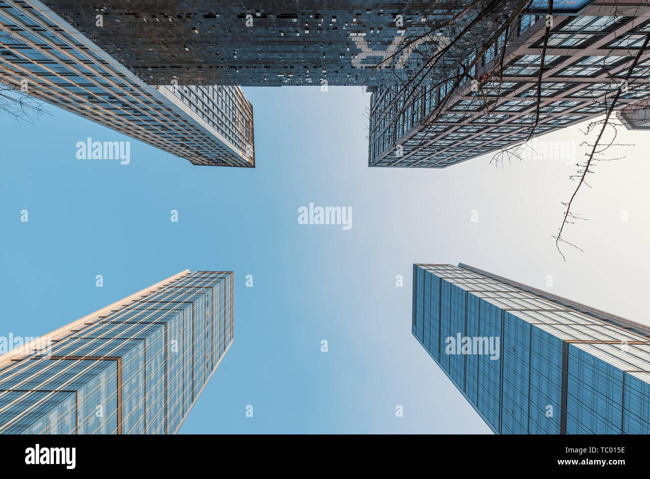 High rise malls hi-res stock photography and images - Alamy