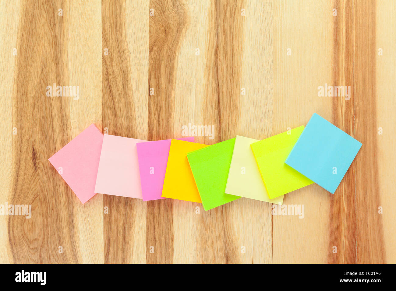 Blank sticky paper note on wall Stock Photo - Alamy