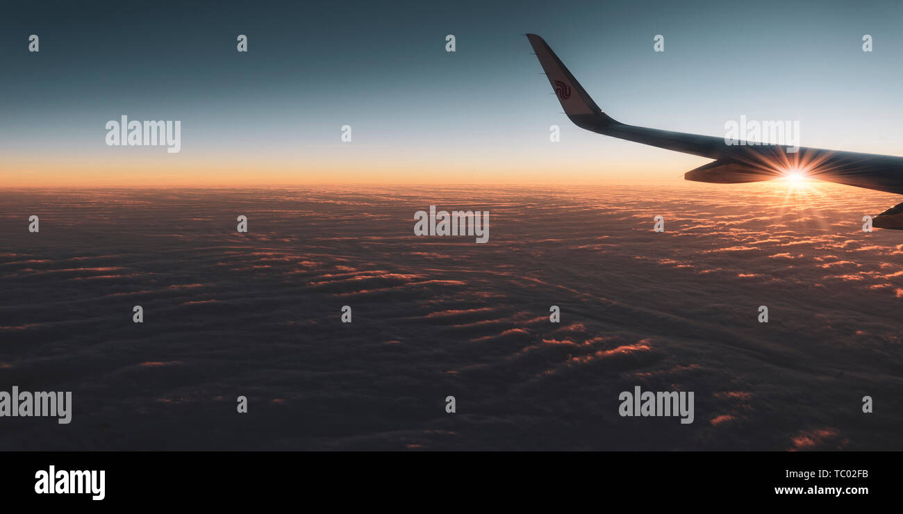 Aircraft perspective hi-res stock photography and images - Alamy