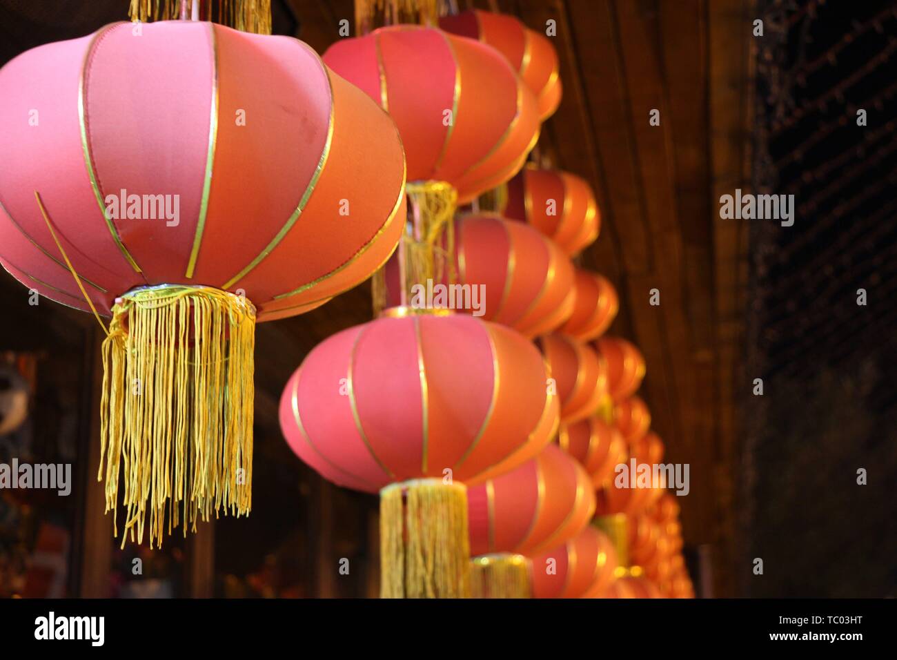 Big red lanterns hang high, Chinese holiday celebration must-have form ...