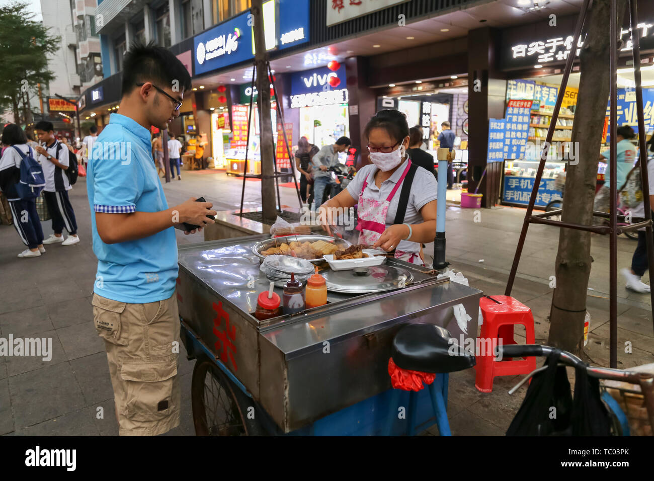 Mobile hawkers hi-res stock photography and images - Alamy