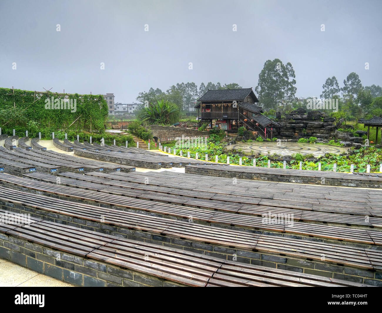 Guilin Dong Xi Water Villa Water Stage Stock Photo - Alamy