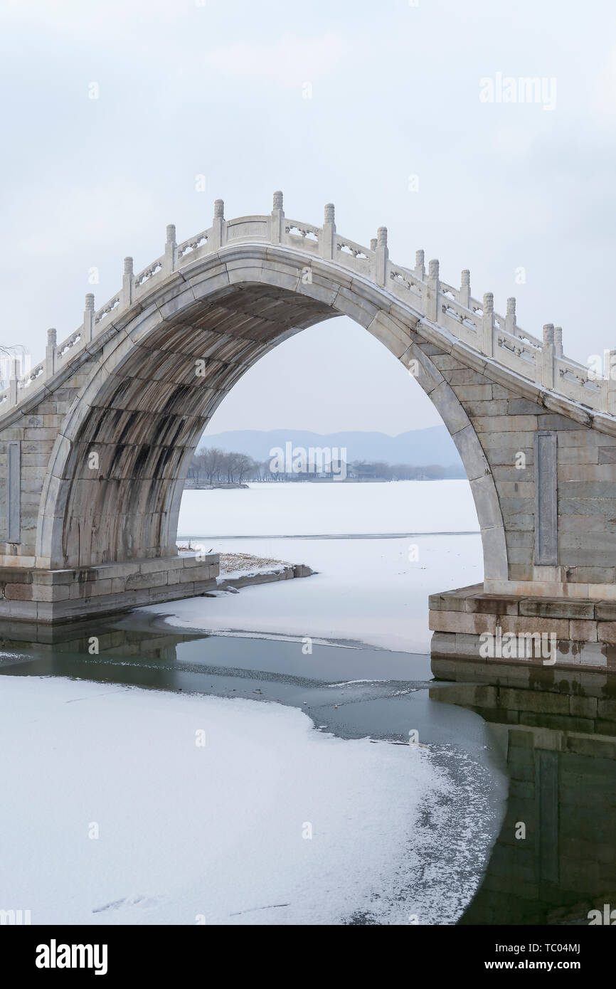 Jade arch bridge hi-res stock photography and images - Alamy