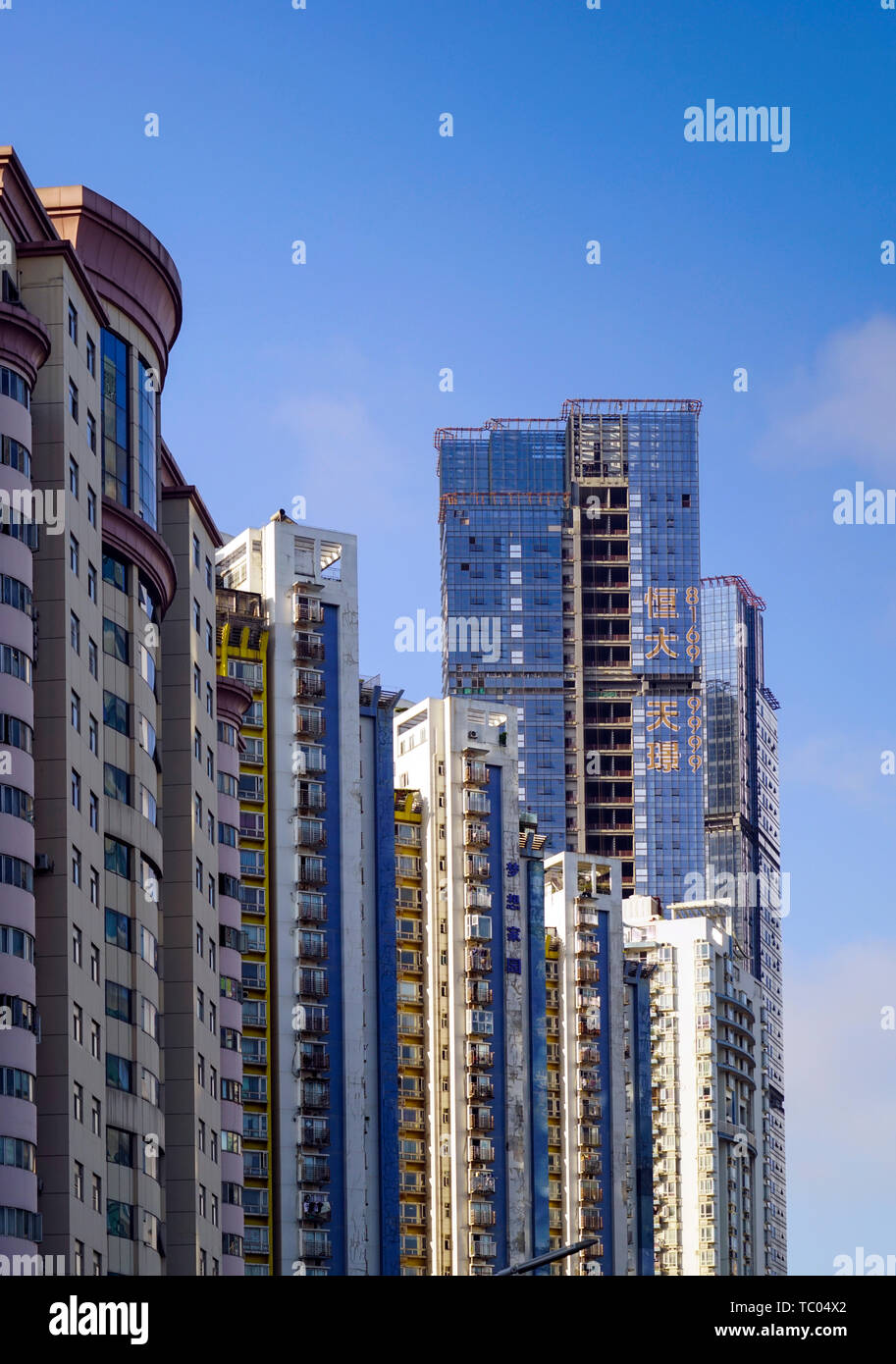 Shenzhen building facade Stock Photo - Alamy