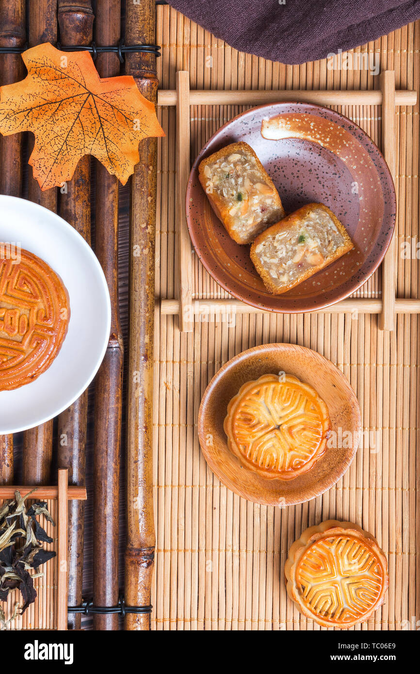Sliced Mid-Autumn Festival moon cakes Stock Photo - Alamy