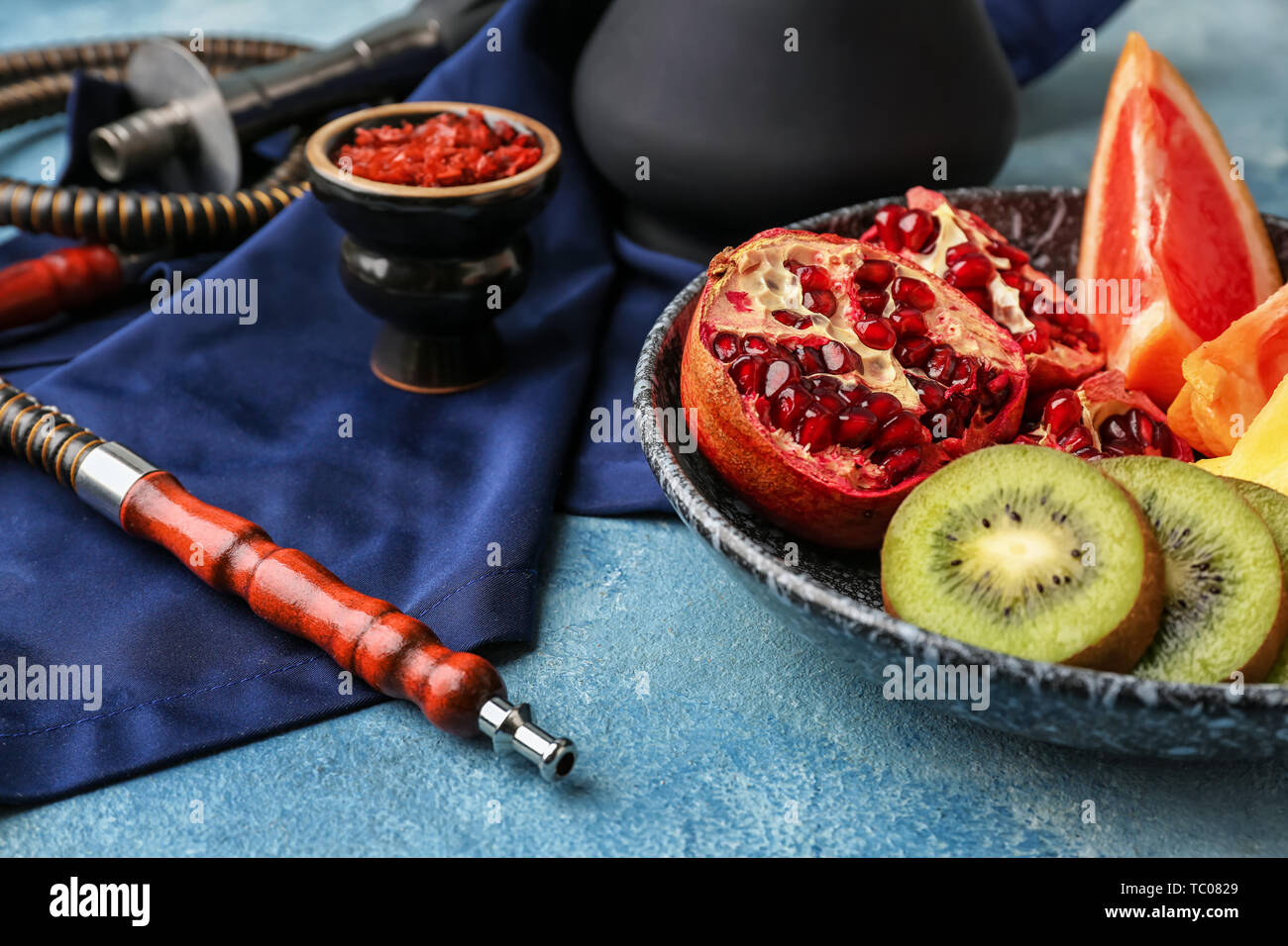 Hookah on table hi-res stock photography and images - Alamy