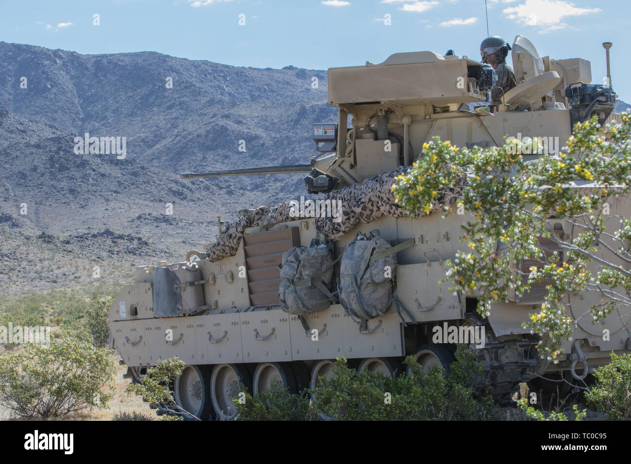 Dismounted soldier training system hi-res stock photography and images ...