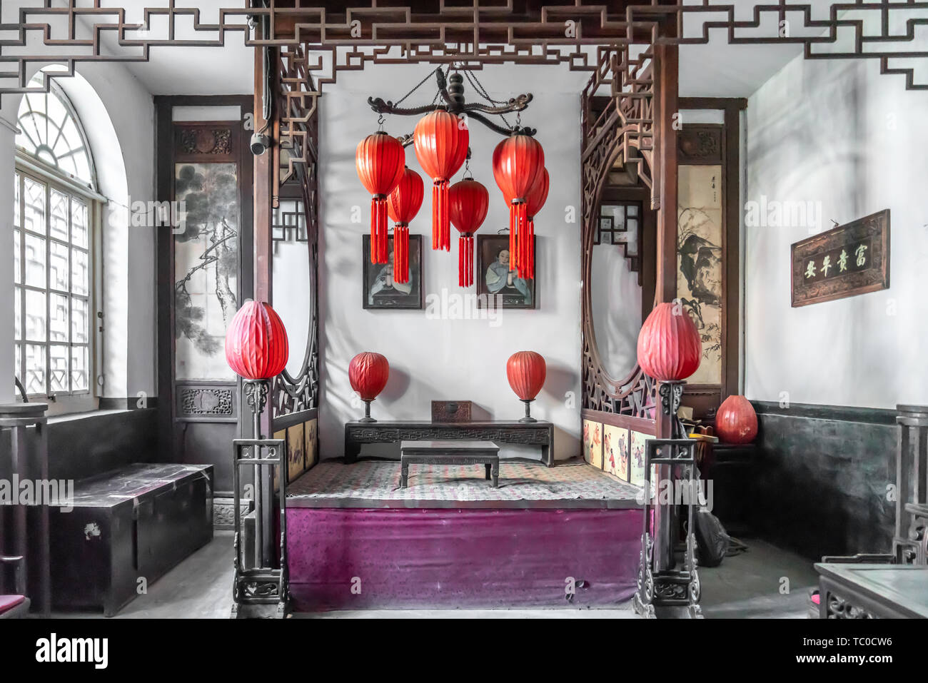 Compound cylinders hi-res stock photography and images - Alamy