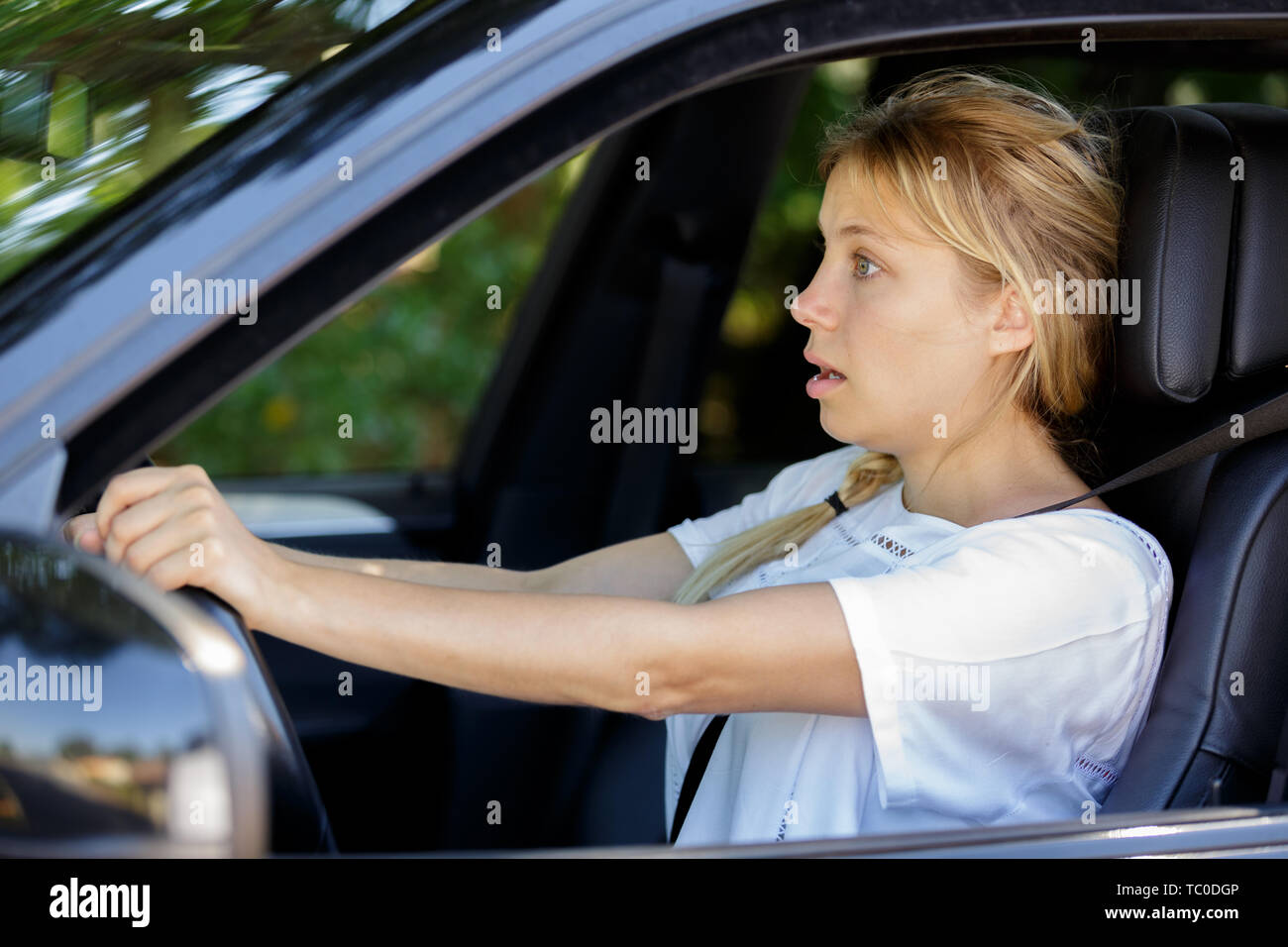 frustrated young woman driving her car Stock Photo - Alamy frustrated young woman driving her car Stock Photo - Alamy