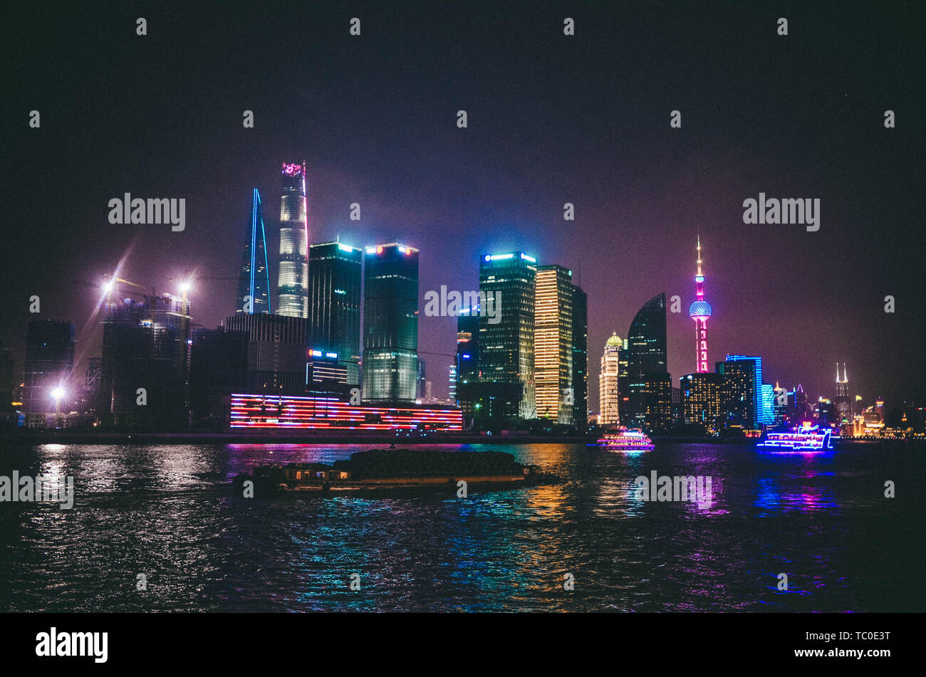Bund color hi-res stock photography and images - Alamy