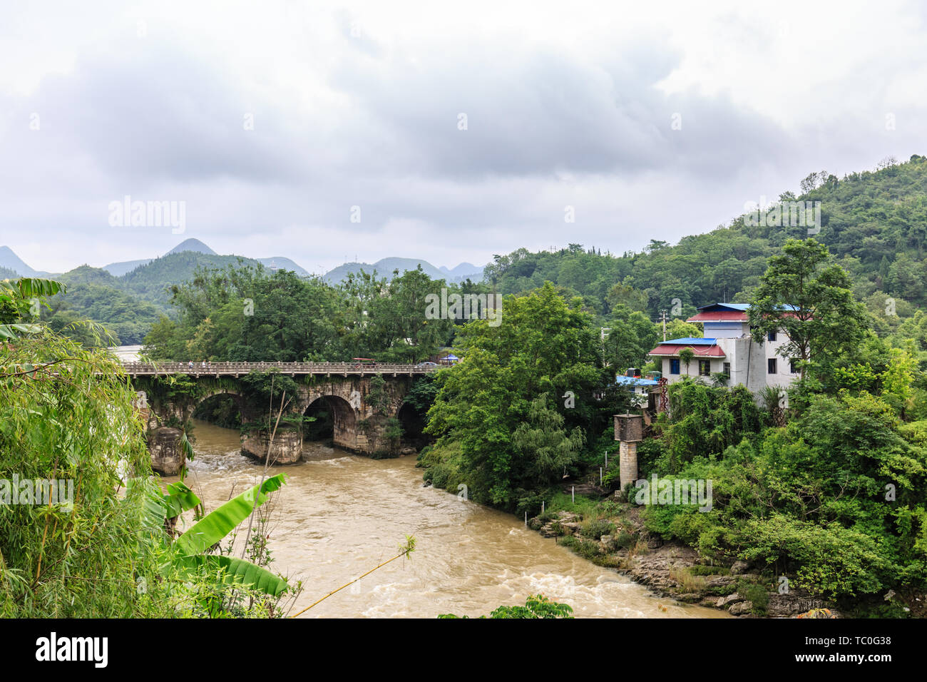 Steep slope pond waterfall hi-res stock photography and images - Alamy