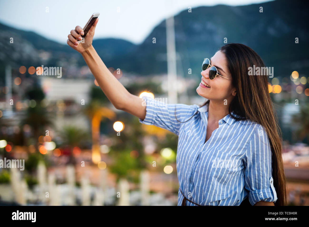Beautiful lady taking selfie hi-res stock photography and images - Alamy