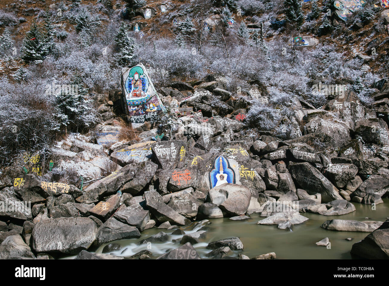 Tibetan mani stone pile Stock Photo - Alamy