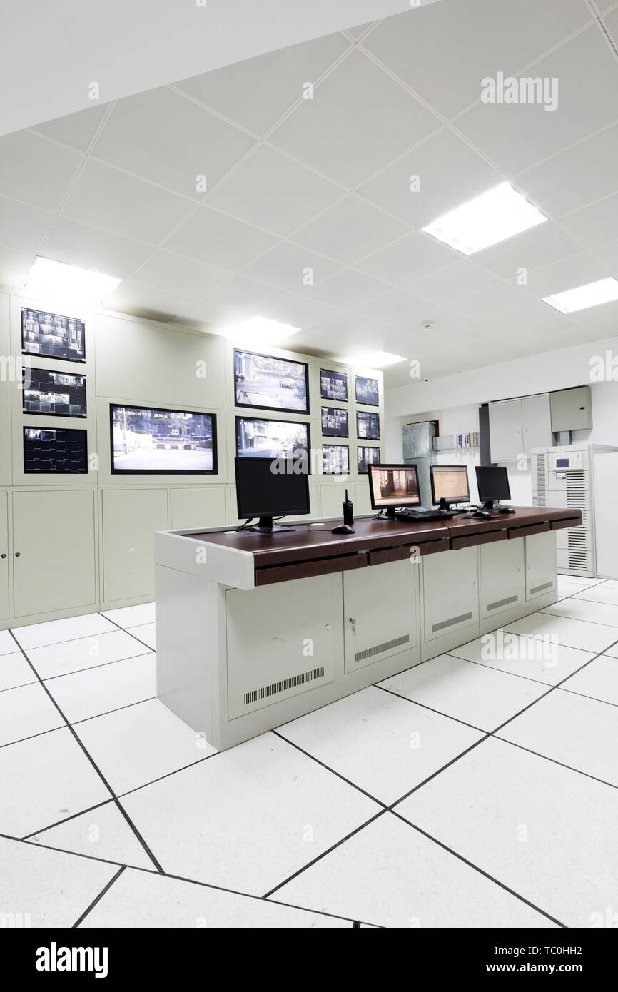 Office building control room computer hi-res stock photography and ...