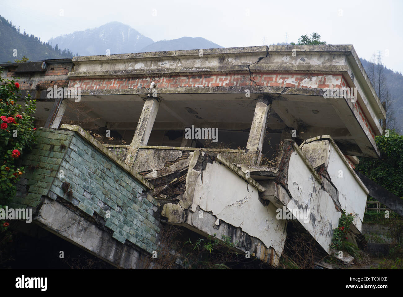 Wenchuan earthquake hi-res stock photography and images - Alamy