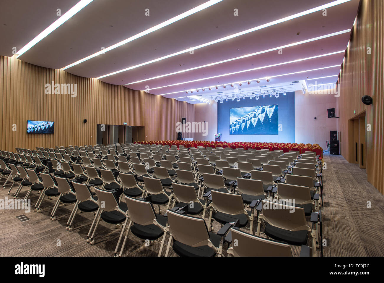 Inside the big chamber Stock Photo - Alamy