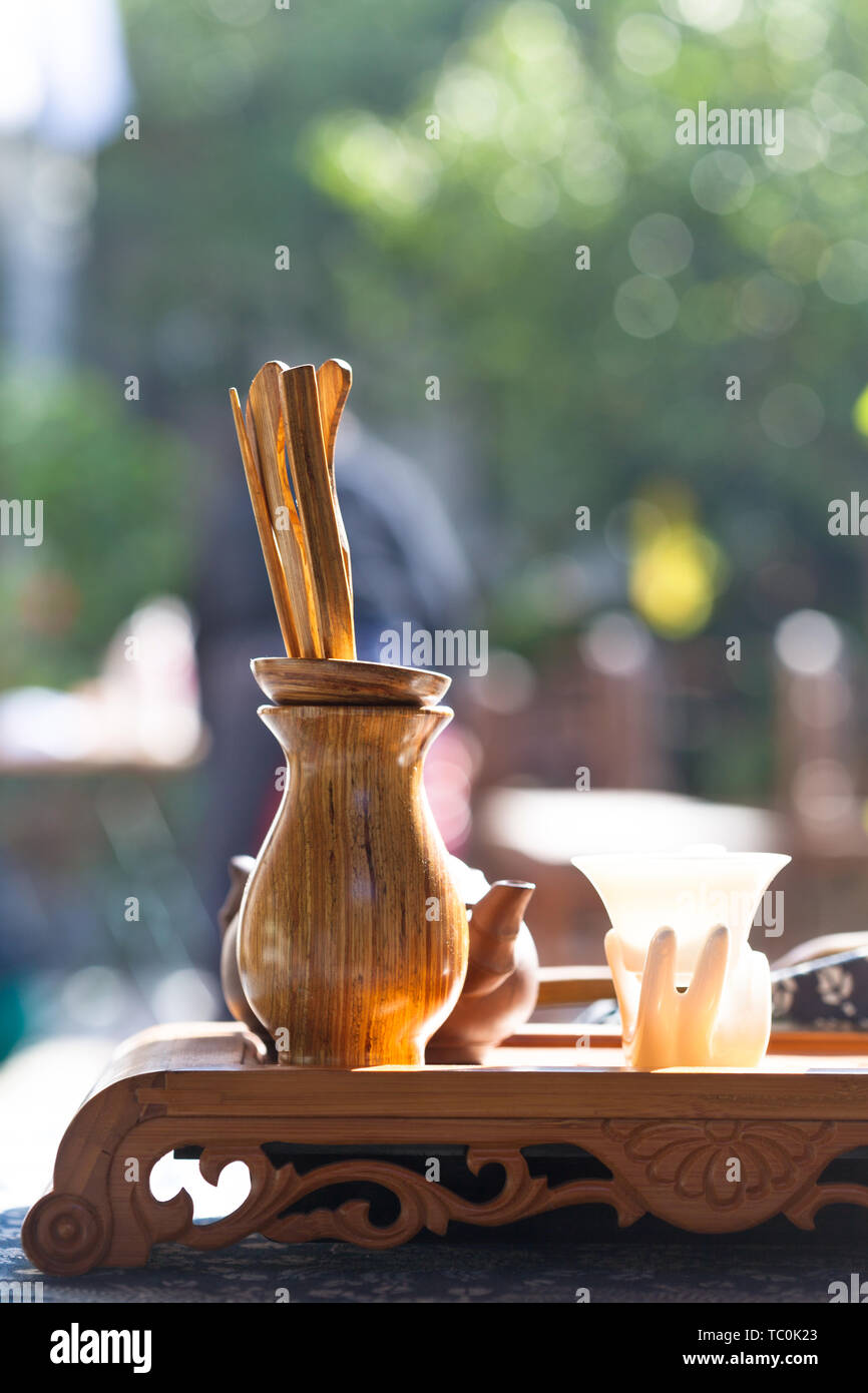 Chinese tea set on the table Stock Photo - Alamy