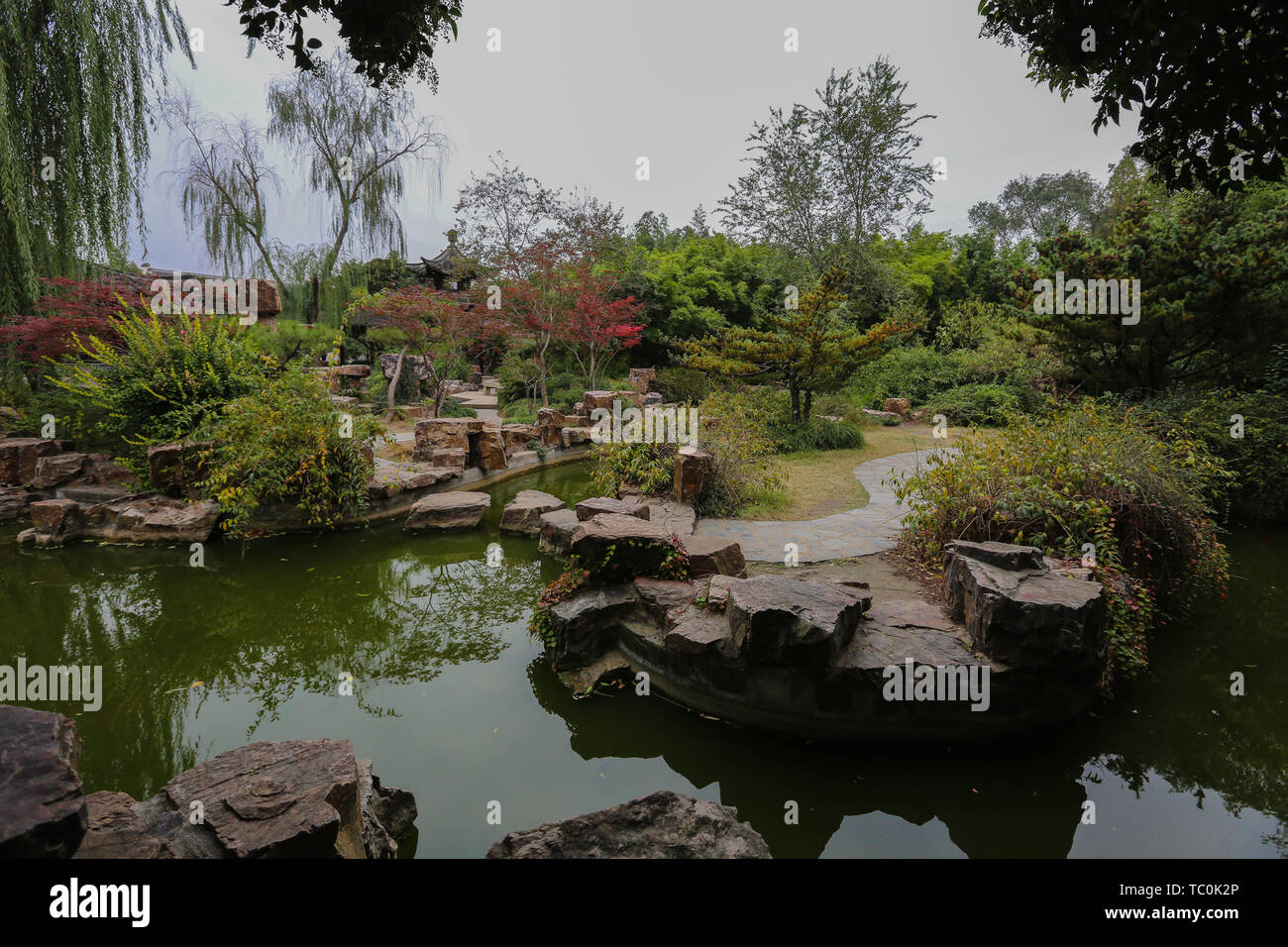 Yangzhou gardens and classical landscapes and ancient construction ...