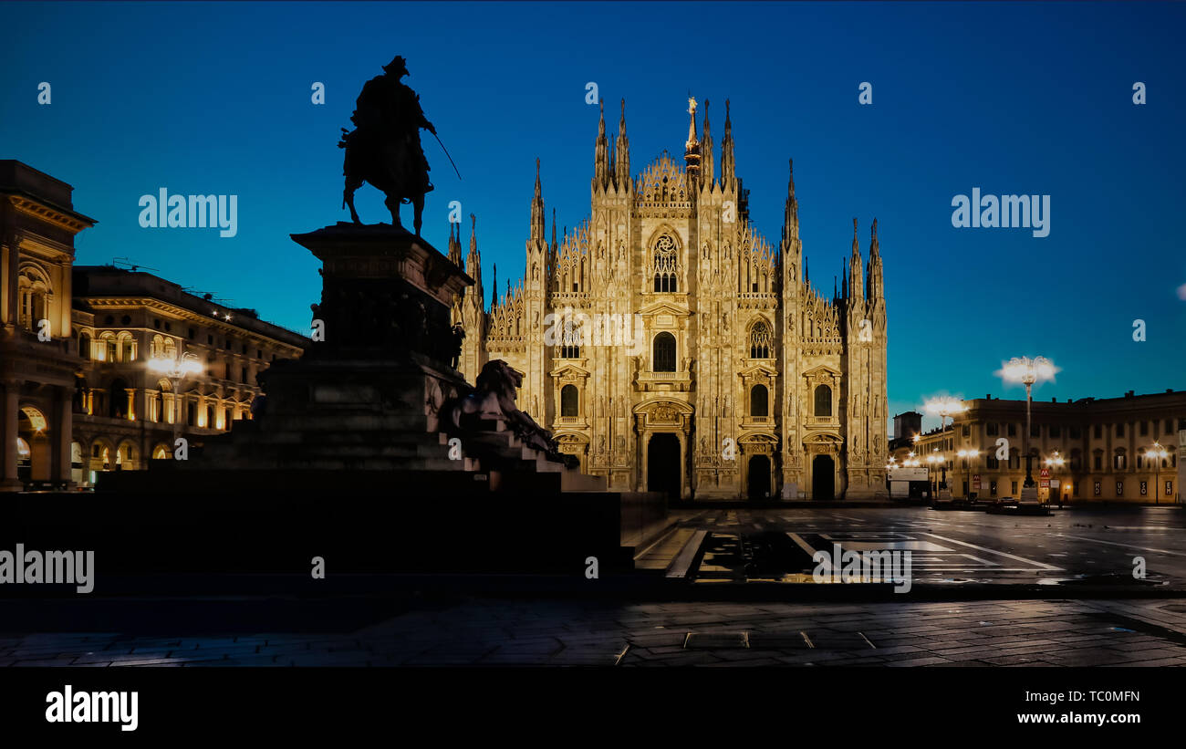 Palaces and cathedral milestones hi-res stock photography and images ...