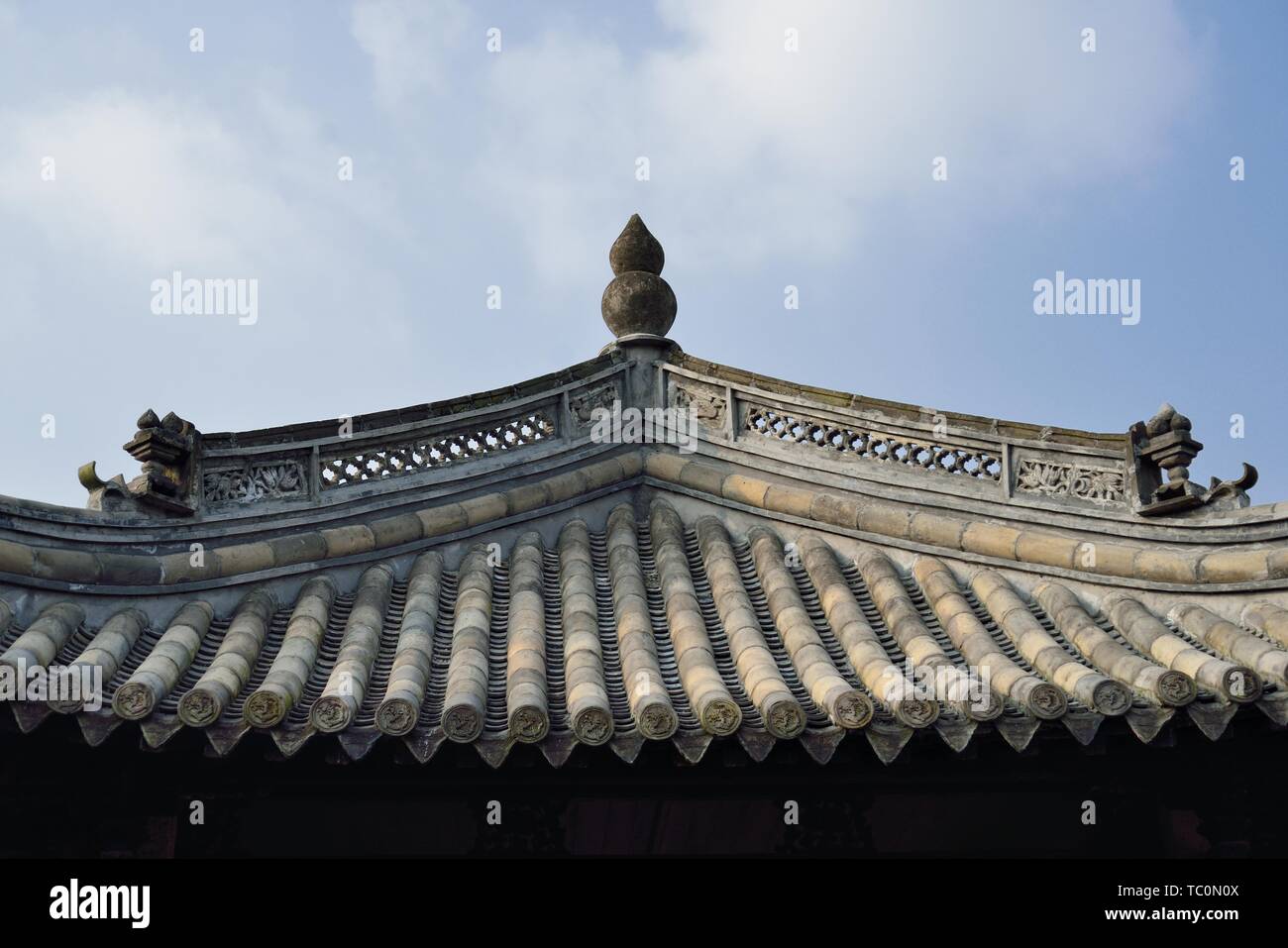 The roofs of Chinese homes Stock Photo - Alamy