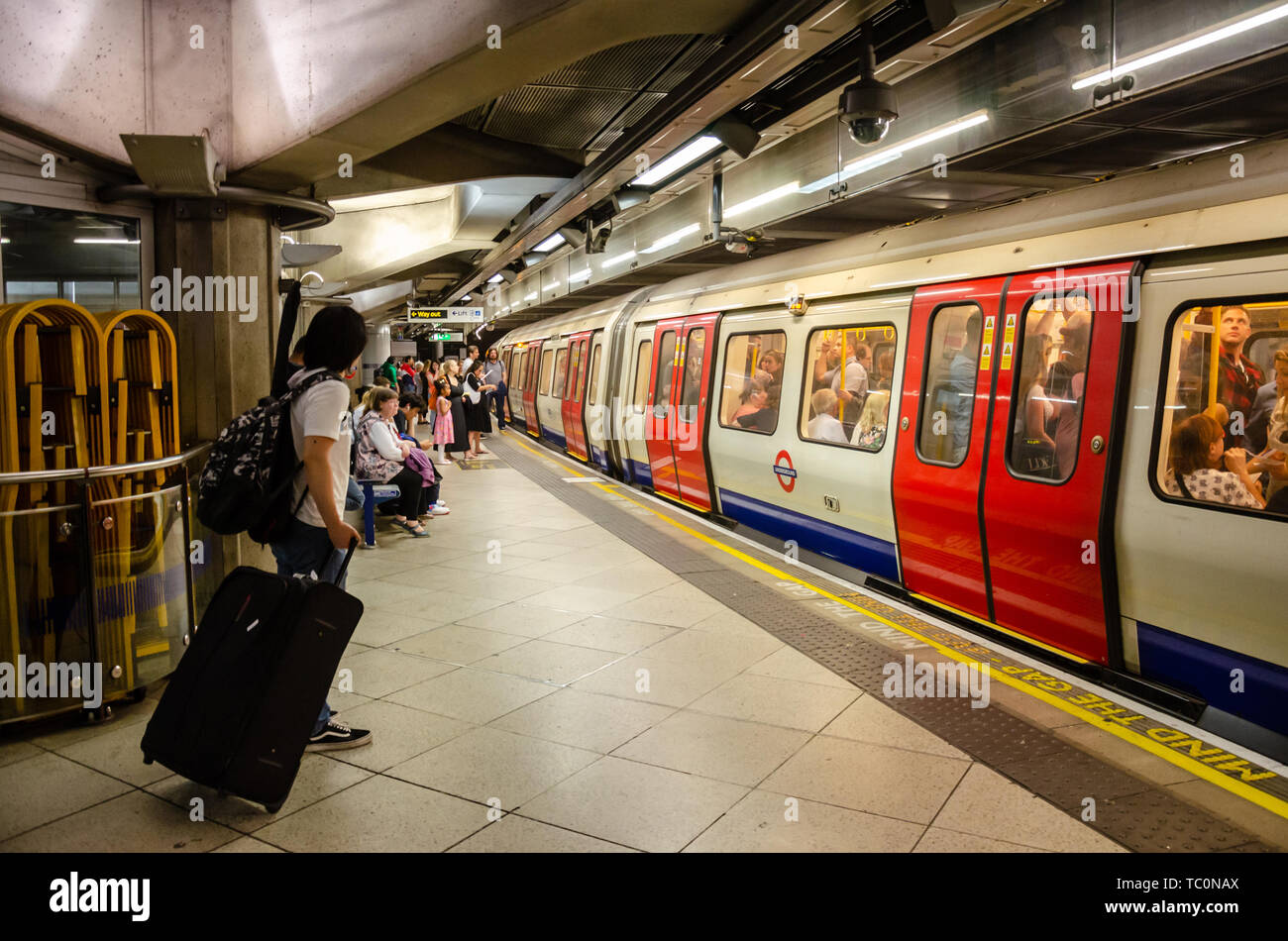 Passengers westminster underground station hi-res stock photography and ...