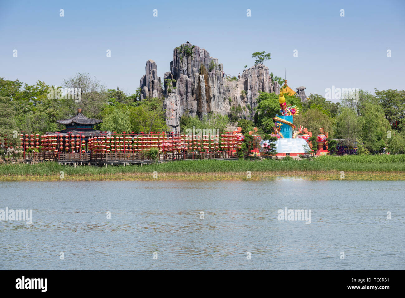 Long Pavilion Scenic Area, Kaifeng, Henan Province Stock Photo - Alamy