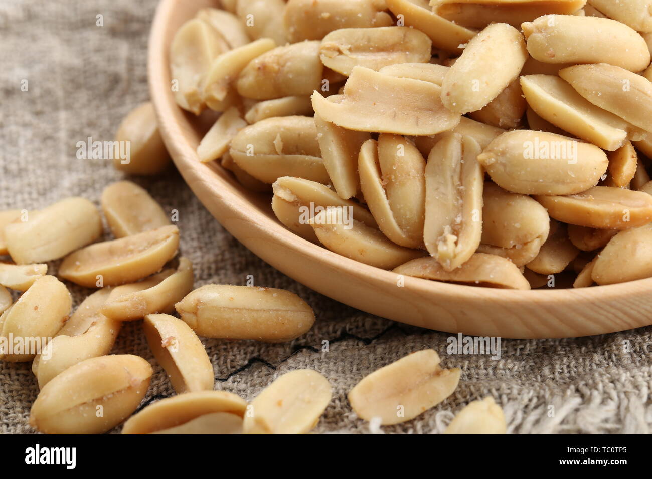 Peanut kernel snacks Stock Photo - Alamy