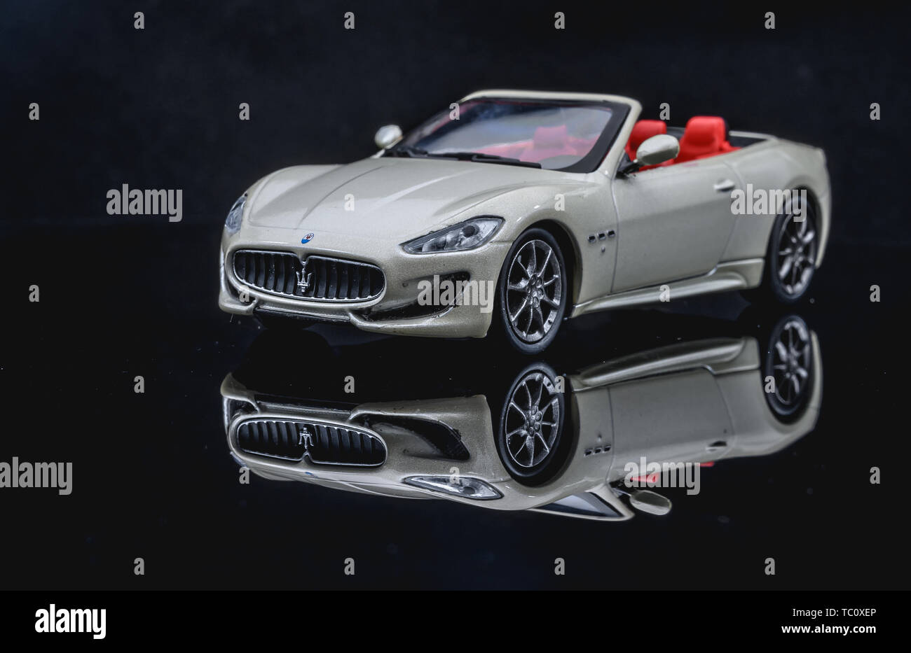 Turban car hi-res stock photography and images - Alamy