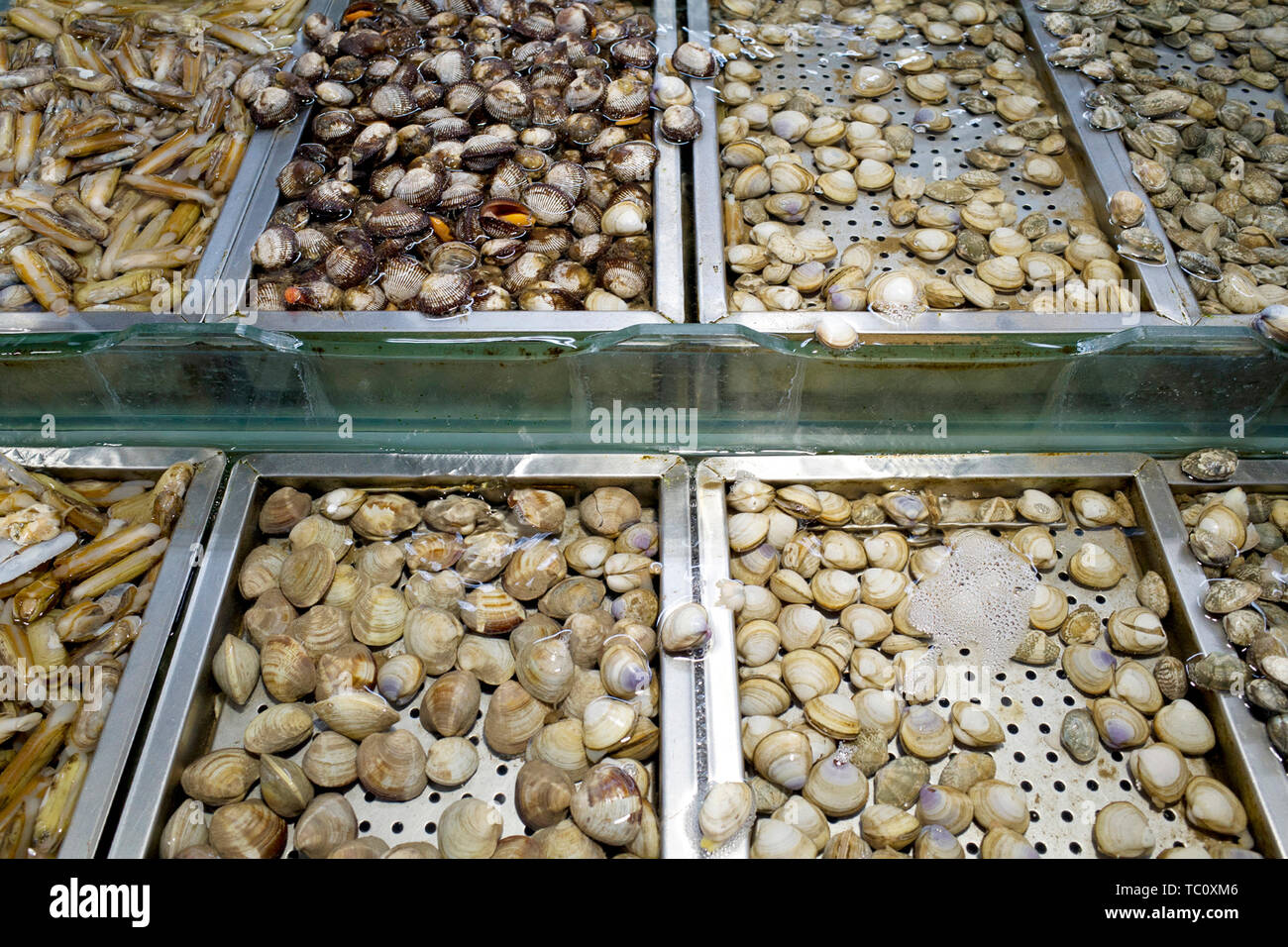 Clam boil hi-res stock photography and images - Alamy