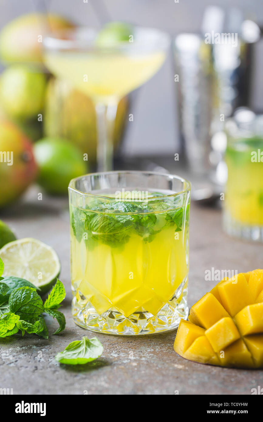 Mango mint mojito cocktail Stock Photo - Alamy