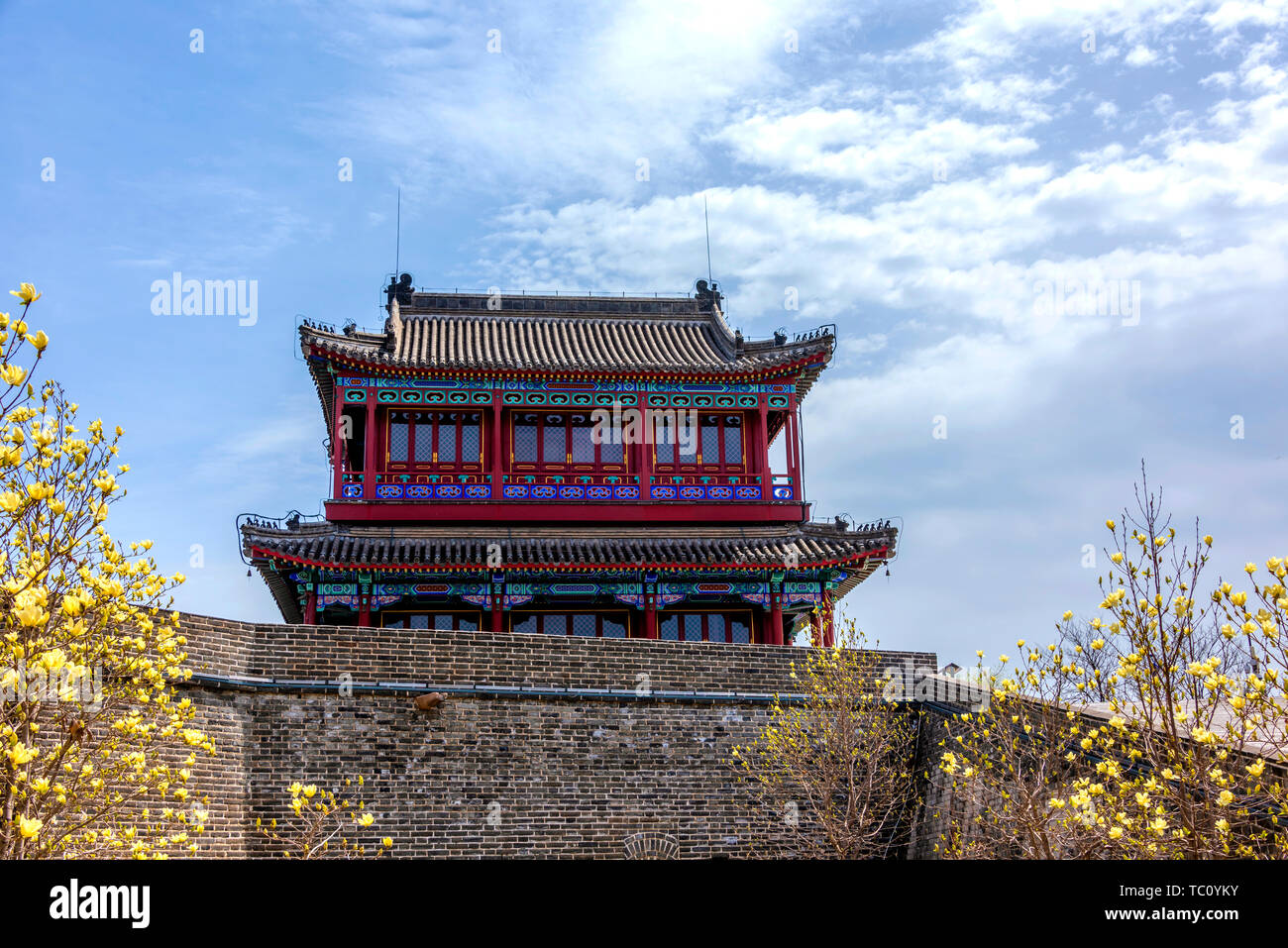 Chenghai Tower, the old leader of Qinhuangdao Mountain Customs, Hebei ...