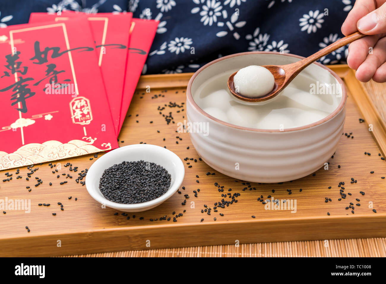 Dumplings tradition chinese new year hi-res stock photography and ...