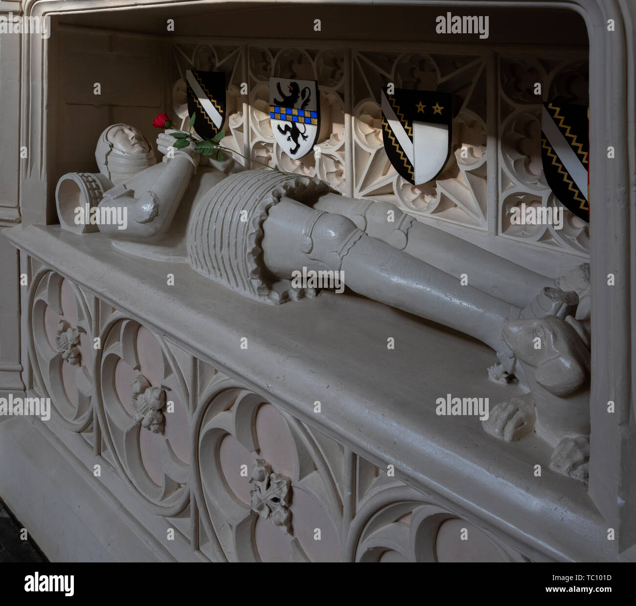 Memorial tomb Sir William Clopton 1375-1446 with red rose, Holy Trinity ...