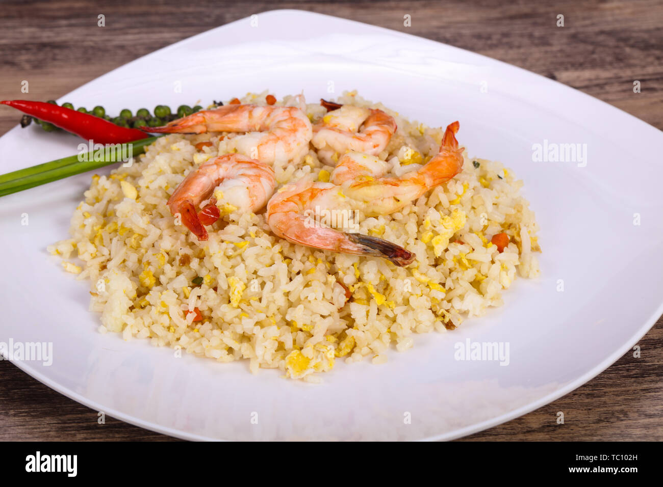 Thai style fried rice with prawn and egg Stock Photo - Alamy