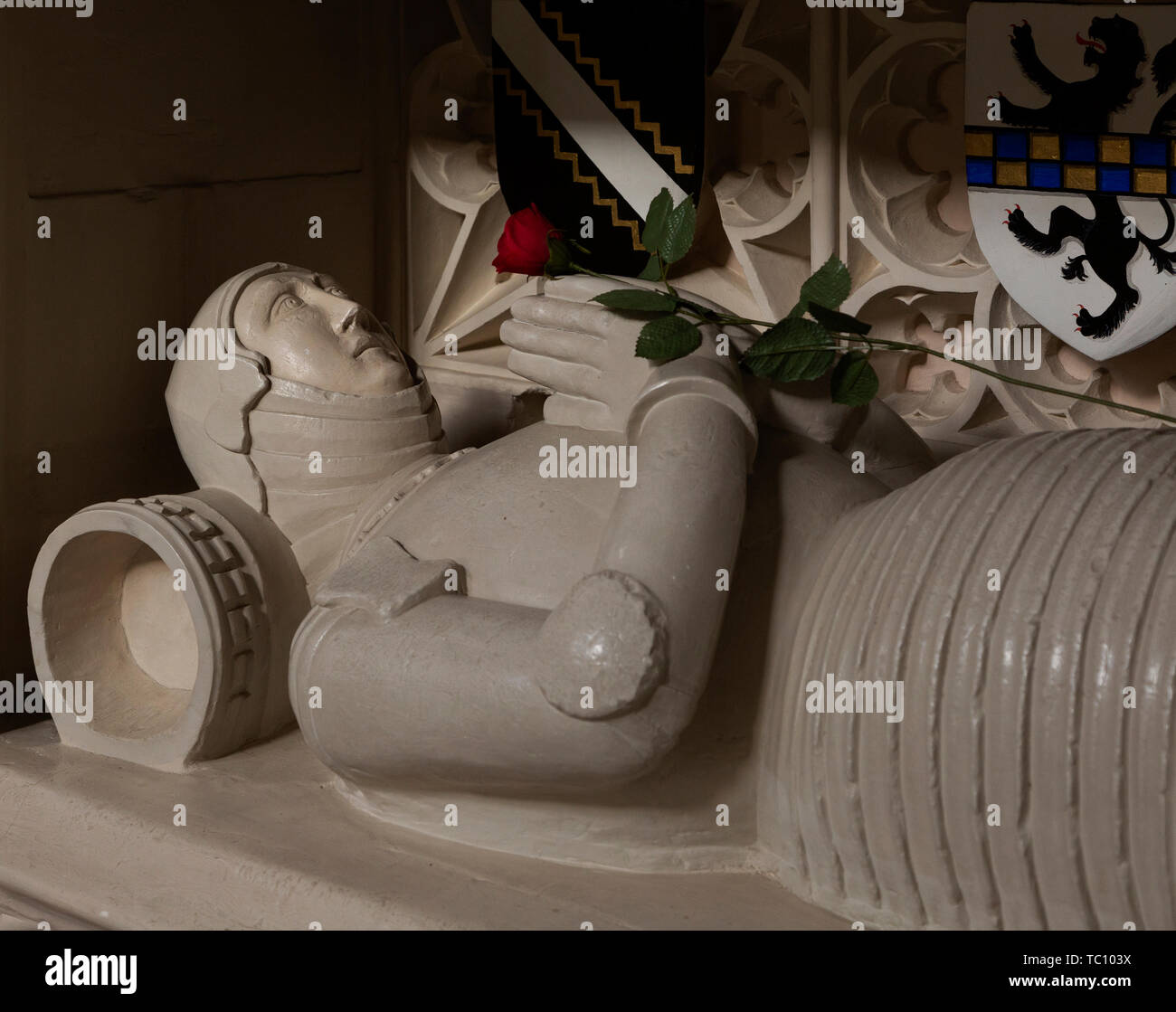 Memorial tomb Sir William Clopton 1375-1446 with red rose, Holy Trinity ...