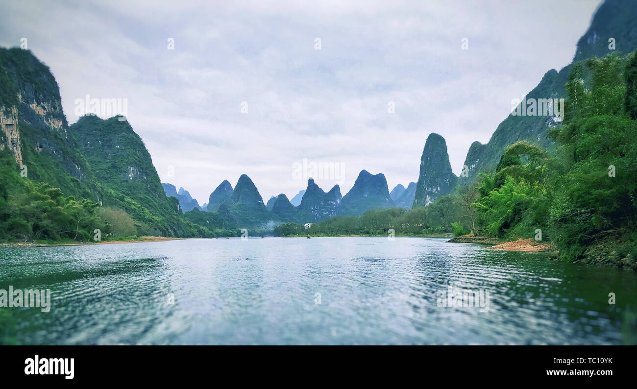 Sea scenery guilin hi-res stock photography and images - Alamy