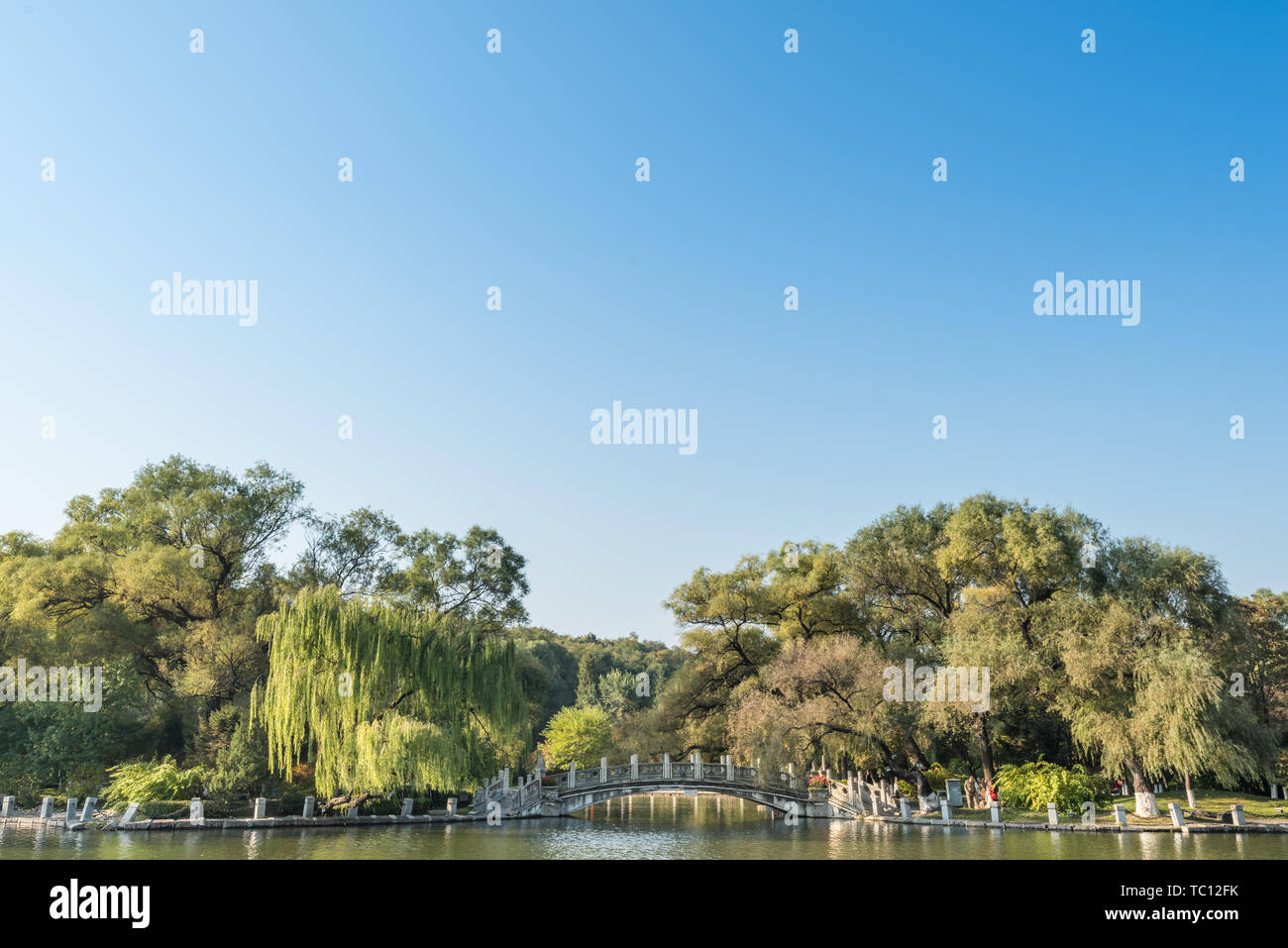 Parks riverbanks hi-res stock photography and images - Alamy