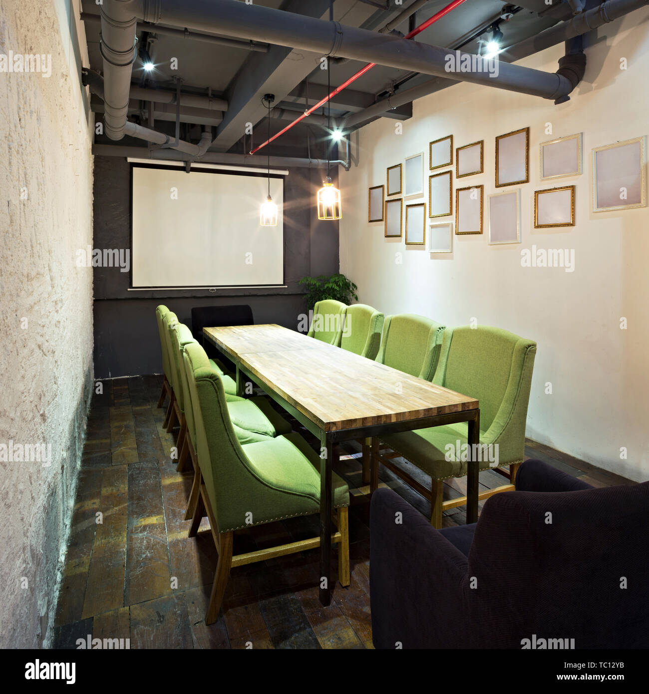 empty meeting room and conference table Stock Photo - Alamy